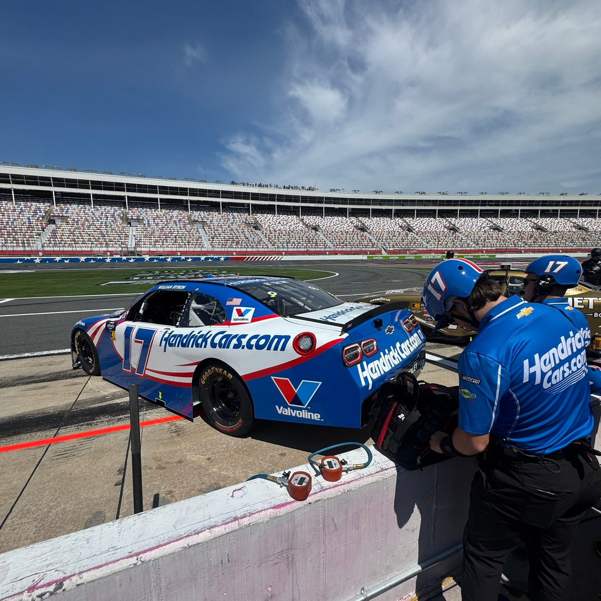 **PRE-ORDER** 2025 CHARLOTTE XFINITY WIN REGULAR PAINT 1:64 DIE-CAST – William Byron Store